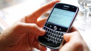 The Rise and Fall of BlackBerry Phones - FoundersOF